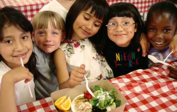 A School’s Dining Environment: Why is it Important? | ecoliteracy.org